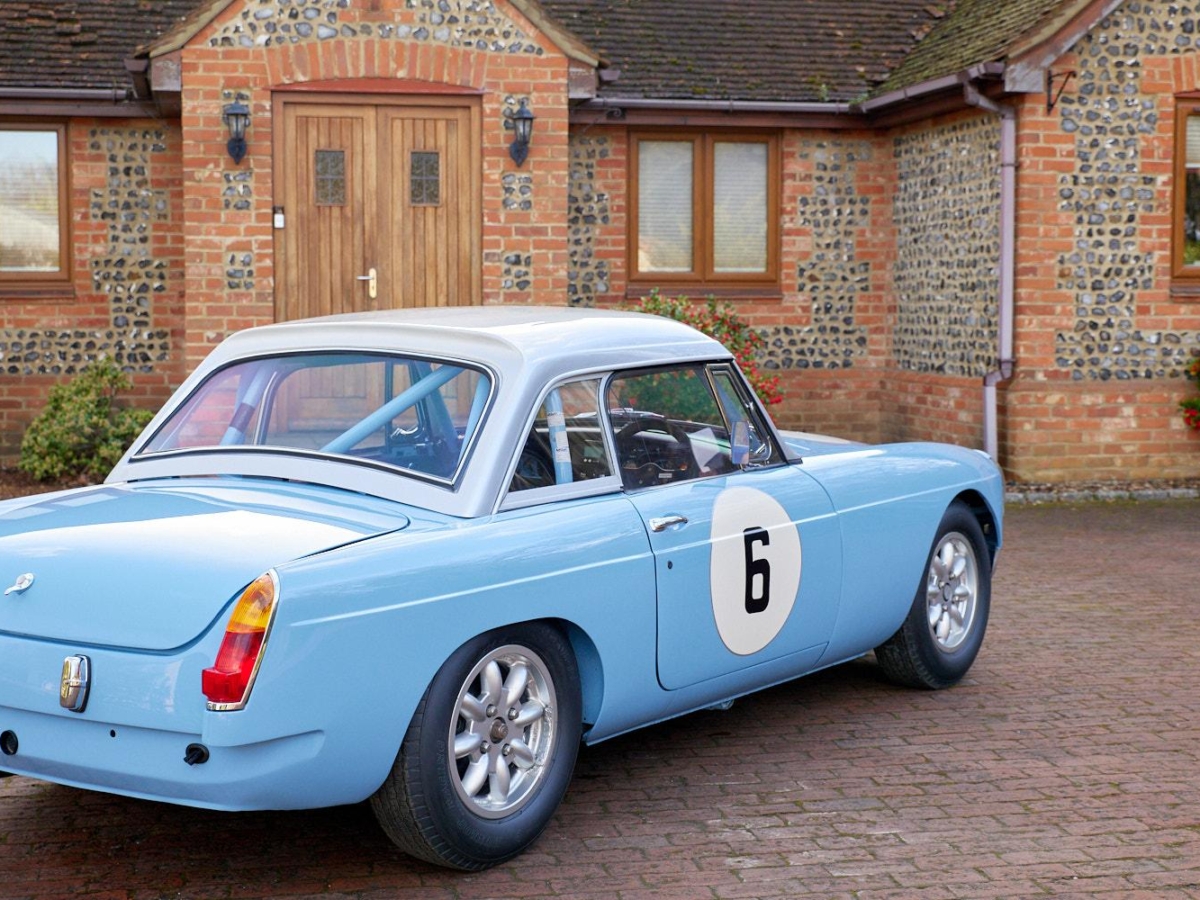 MGB Race Car - Redline Engineering (UK) Ltd.